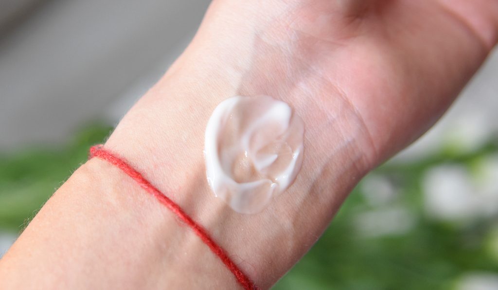 KORRES Greek Yoghurt Nourishing Probiotic Gel-Cream Review – Beauty ...